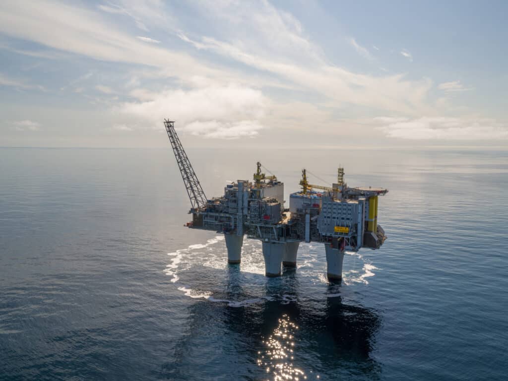 Medlemer av AU i Industri Energi Equinor Sokkel på plattformbesøk - Styrke Equinor